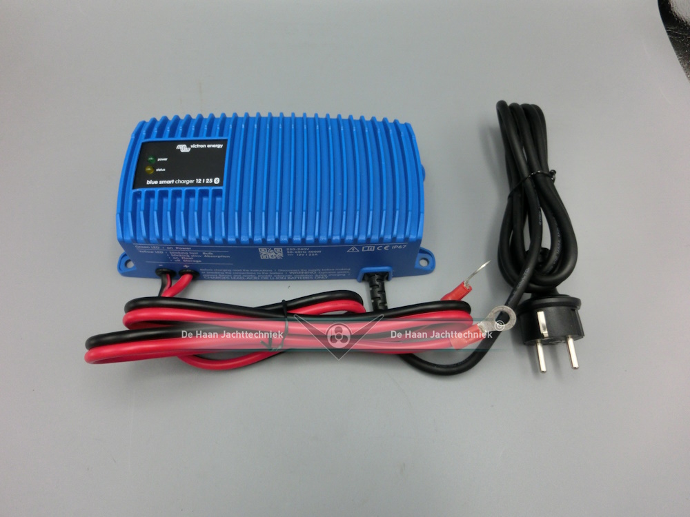 VICTRON BLUE SMART IP67 CHARGER - Albin Boot en Motor Onderdelen